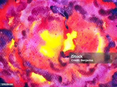 빨간 오렌지 뜨거운 불꽃 분출 화상 배경 수채화 그림 일러스트 디자인 손 그리기 예술 나선형에 대한 스톡 벡터 아트 및 기타 이미지 나선형 분노 수채화 Istock