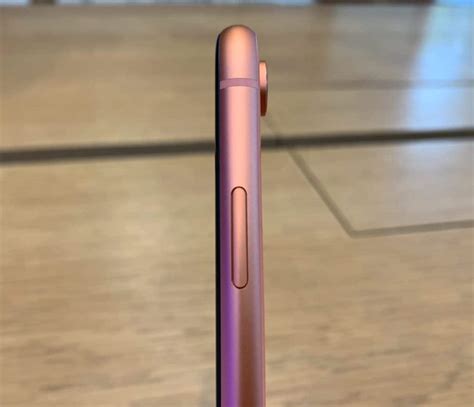 Coral Iphone Xr Unboxing Photos Iphone Hacks Iphone Ipad Ios Blog