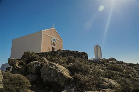 Hiking In Santorini Caldera Trail From Fira To Oia Wander The Map