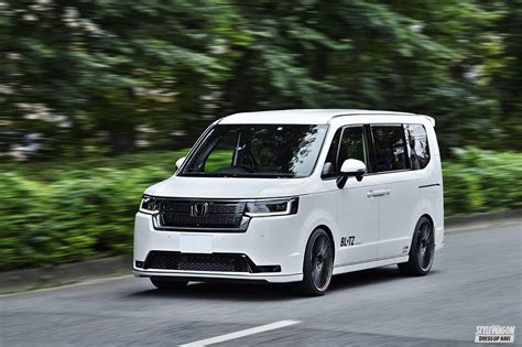 新型ホンダ・ステップワゴンの足まわりを攻略！ ブリッツの車高調キットでミニバン特有のフラつきを抑え、乗り心地も快適に！ 画像ギャラリー