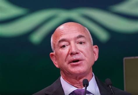 Џеф Безос вети две милијарди долари за обновување на природата