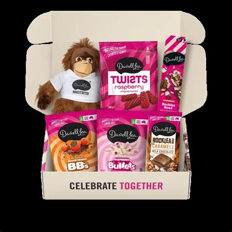 Small Hamper Darrell Lea