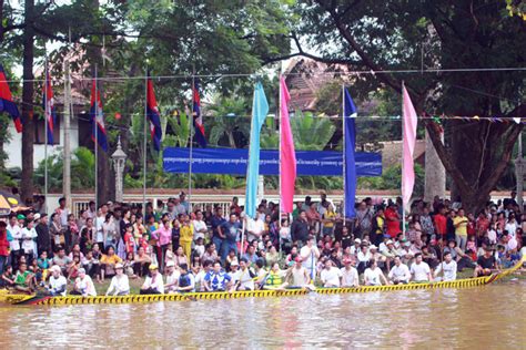 ឯកឧត្តម អ៊ឹង ហឿន និងឯកឧត្តម ទៀ សីហា អញ្ជើញចូលរួមជាមួយថ្នាក់ដឹកនាំ និងមន្រ្តីរាជការខេត្តសៀមរាប