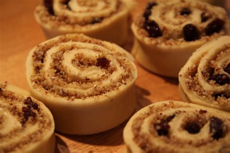 무료 이미지 요리 생기게 하다 빵 굽기 디저트 반죽 단맛 성분 구운 식품 입자 건포도 시나몬 롤 덴마크 생과자 미국 음식 5184x3456