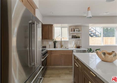 2212 Reservoir St Los Angeles Ca 90026 Redfin