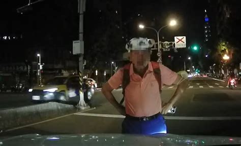 名醫林青榖騎鐵馬酒駕失控攔車咆哮遭逮 女童星和母親飽受驚嚇 Yahoo奇摩汽車機車