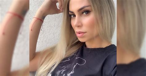 “quiero Ser Tu Vecino” Piropean A Alejandra Pinzón Por Ardiente Foto Duchándose Al Aire Libre