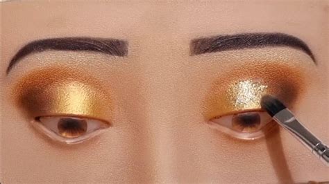Soft Golden Glitter Bridal Eye Makeup Look Trending Eye Makeup