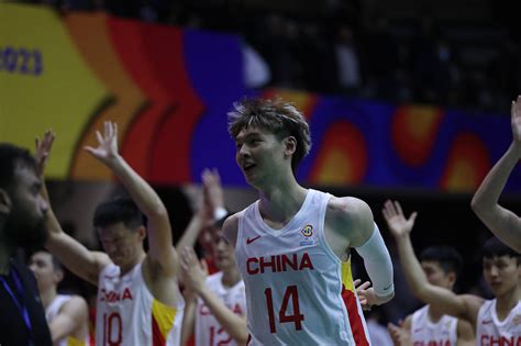 中国男篮正式晋级世界杯，杜锋祝福全队疑似发表离任感言中国队队伍乔尔杰维奇