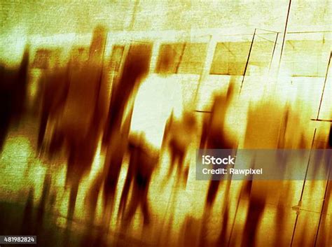 캐주얼 직원관리 눈비녀골풀 시간 걷기 출퇴근 시 컨셉입니다 2015년에 대한 스톡 사진 및 기타 이미지 2015년 걷기 군중 Istock