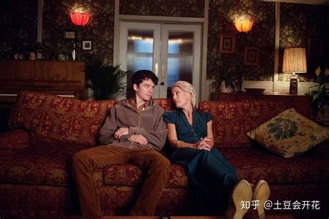 性爱自修室丨披着性教育外衣的青春片，既黄暴又纯情 知乎