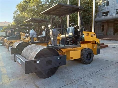 国四4吨单钢轮压路机，小巧实用低油耗！ 知乎