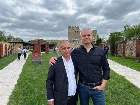 Костадин 🤝 Запознах се с Карен Алексанян преди 10 години горе долу по това време Тогава бях