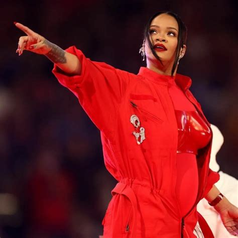 Listen To Music Albums Featuring Rihannas Full Apple Music Super Bowl Lvii Halftime Show By