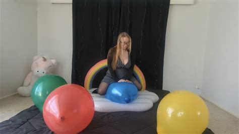 Sit Pop 17” Balloons Septembers Balloons Clips4sale