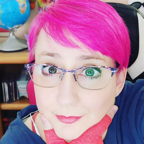 For The 2nd Day In A Row I Put On Makeup In 115 Heat And Sat Down In