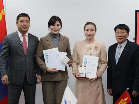 Олимпын наадамд эх орноо төлөөлөн оролцсон тамирчдад энгэрийн тэмдэг гардууллаа Isee Mn