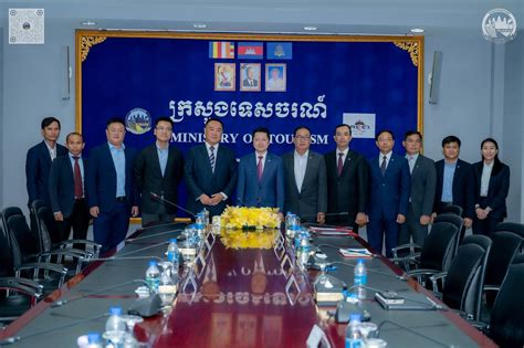 ឯកឧត្តម សុខ សូកេន រដ្ឋមន្ត្រីក្រសួងទេសចរណ៍ បានទទួលជួបសម្ដែងការគួរសម