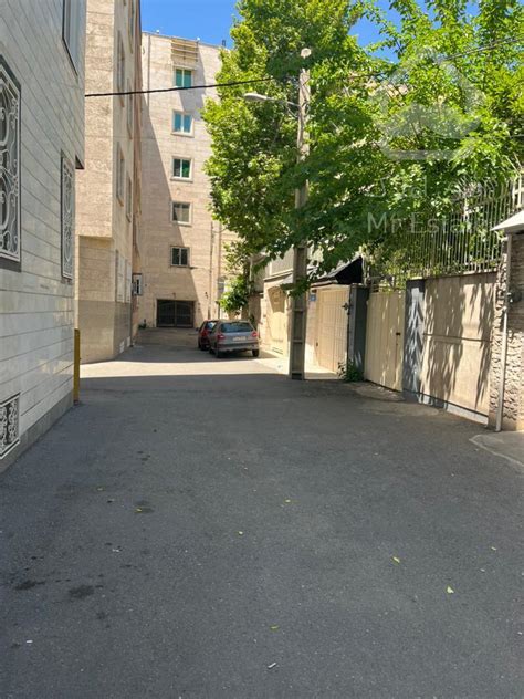 ظفر ویلای دو طبقه 240متری ویلا ظفرتهران آقای املاک