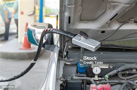 가스 노즐 추가 가스 자동차 주유소 0명에 대한 스톡 사진 및 기타 이미지 0명 2015년 가솔린 Istock