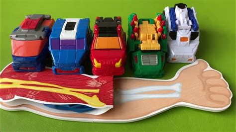 Hellocarbot Koreatoy Robotcar 헬로카봇 뱅 한국장난감 자동차로봇 잭슈트뱅 썬런뱅 나노티뱅 페로뱅 호스퍼스뱅 카봇 팽창수축해요