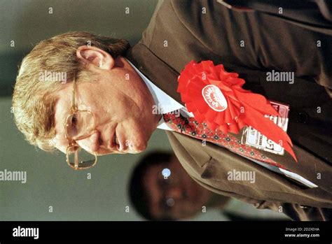 Der Sozialistische Arbeiterkandidat Ken Capstick Spricht Hart Danach