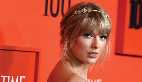 Grammy Flashback Taylor Swift ‘fearless Wins Album At Age 20