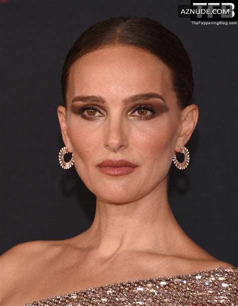 Natalie Portman Sexy Seen Flaunting Her Hot Legs At The Thor Love And