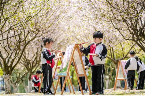 长兴：童笔绘春天