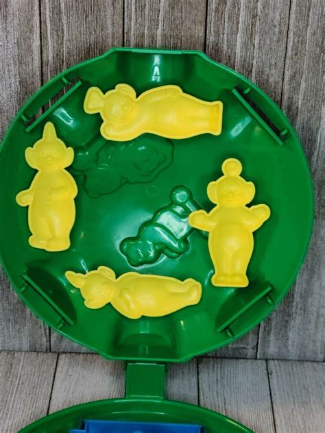1999 Play Doh Teletubbies Tubbytronic Superdome Play Case Set Hasbro