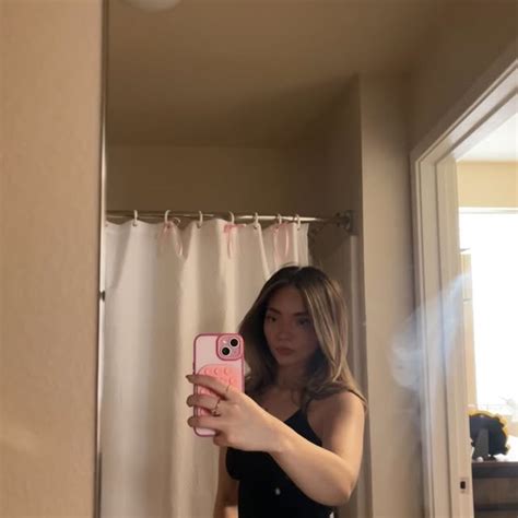Bella🌺 Bellamarie4 • Threads Say More