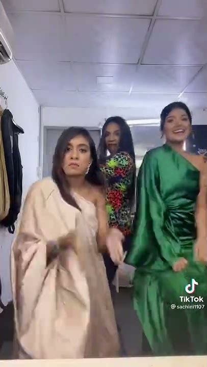 ලස්සන නැටුමක් දැක්කහම පණ යනවා මෙවැනි වීඩියෝ නැරඹීමට අපව Subscribe කරන්න ආදරෙයි Youtube