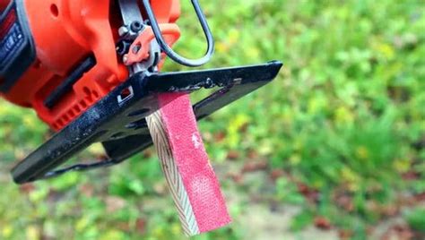 Полезная насадка для лобзика своими руками из старой пилки и обрезков доски Такую не купишь в