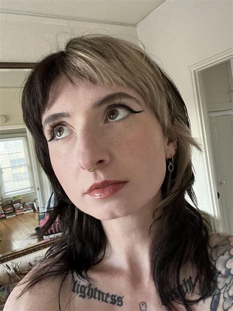 Big Nose Girls Make The World Go Round 🙌 Rbignosensfw