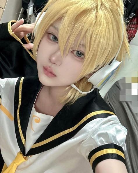 Pin By Ondine On Rin And Len Figures Anime Figures Vocaloid