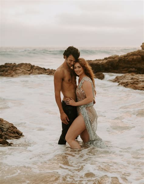 Beach Photoshoot Ideas For Couples