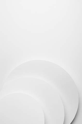 백서 둥근 표면은 명함 포스터 전단지 텍스트 상단보기 수직을위한 부드러운 우아한 최소 스타일의 복사 공간이있는 부드러운 빛 추상 기하학적 배경으로 날아갑니다 가벼운에 대한