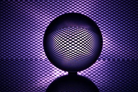 스튜디오 촬영에서 금속 울타리가있는 구체의 추상적 인 보라색 배경 0명에 대한 스톡 사진 및 기타 이미지 0명 구 금속의 Istock