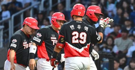 3홈런 Kia 타선 대폭발 파죽의 3연승 질주→선두 굳건히 지켰다 11잔루선발 조기강판 Nc는 5연패 창원 현장리뷰