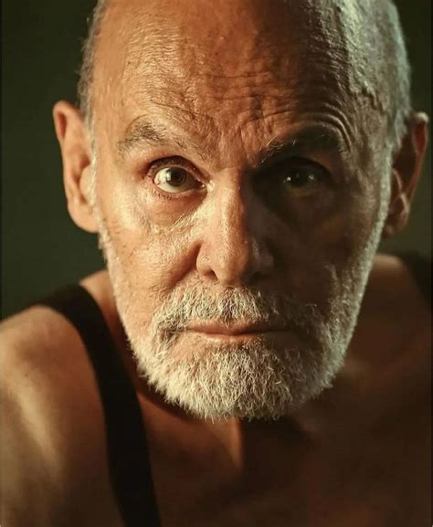 خبرآنلاین تصاویر بدن ورزیده و آماده جمشید هاشم‌پور در ۸۱ سالگی