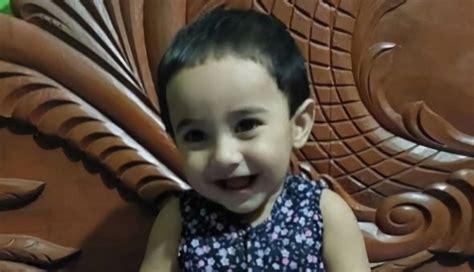 লিচুর বিচি গলায় আটকে ছটফট করতে করতে ঢলে পড়ল শিশু