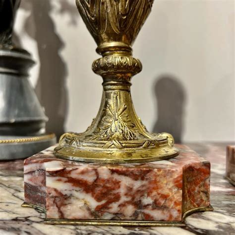 19th Century Pair Of Large Cassolettes With Mascarons In Violet Breccia