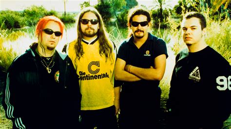 Andreas Kisser Invites Max And Iggor Cavalera To Play Final Sepultura