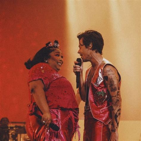 Harry And Lizzo 💌 Harry Styles Harry Styles Pictures Harry Styles Photos