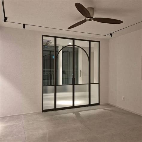 다올금속ㅣ철제중문 현관중문 현관인테리어 중문인테리어 게제힌지와 금속도어 잘어울리는 조합입니다 완연한 봄날 멋지고 행복한 주말보내세요 현관인테리어 현관중문추천