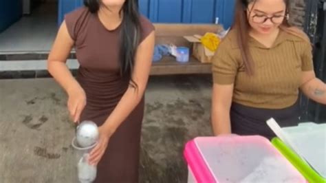Viral Di Tiktok Es Tobrut Kudus Penjualnya Wanita Cantik Mau Nyoba Ini Lokasinya Pikiran