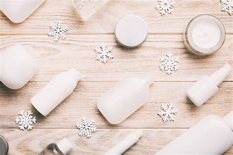 메이크업 제품과 색상 배경에 크리스마스 장식 최고 보기 새해 뷰티 컨셉 0명에 대한 스톡 사진 및 기타 이미지 0명 개념 개체 그룹 Istock