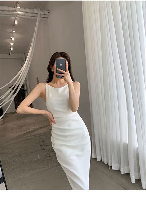 조이얼랏 당일발송 로망 홀터넥 화이트 심플 민소매 나시 우아한 롱 원피스 브라이덜샤워셀프웨딩피로연돌잔치 Ops드레스 몸매보정 슬림핏 촬영룩 여름 썸머 230304