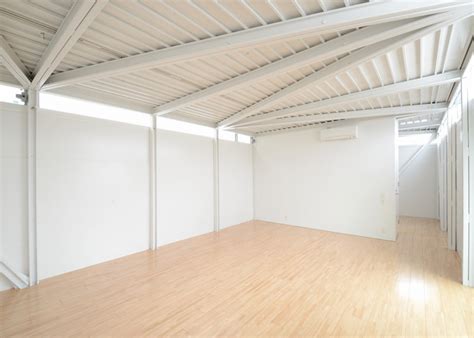 Niji Architects Boundary House Is Built From Steel Components