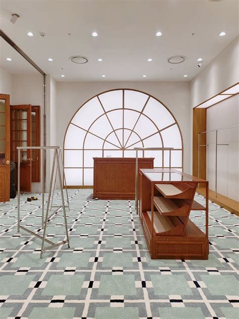 얀카페트 터프팅 러그 주문제작 Tufting 탬버린즈 롯데월드몰 잠실점 카페트 제작시공에 참여하였습니다 디테일한 패턴을 구현하기 위해 핸드터프팅 방식으로